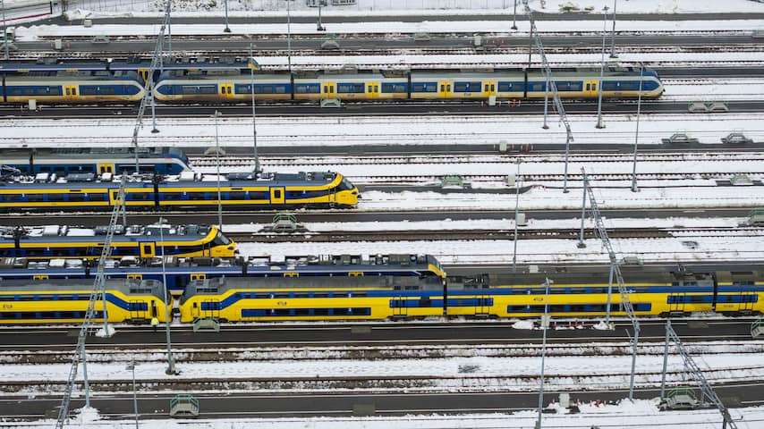 Live sneeuw | Advies Rijkswaterstaat: ga morgen niet de weg op in het ...