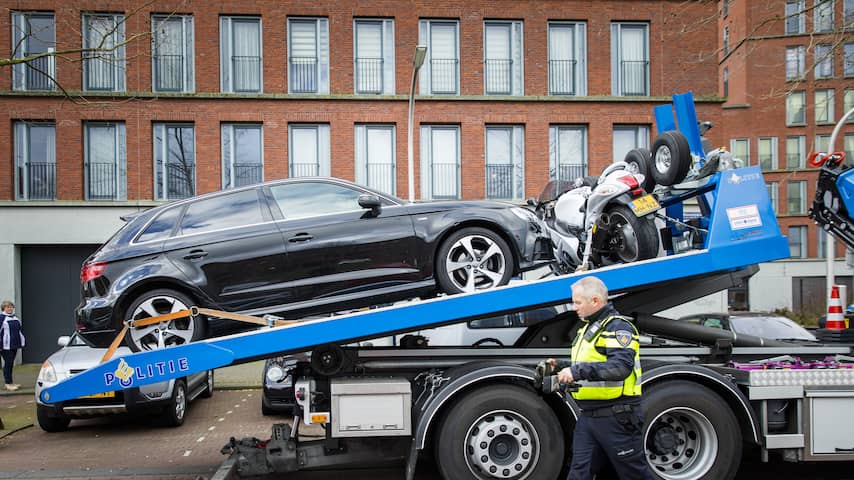 FIOD legt beslag op horloges, bitcoins en 44 auto's vanwege bpm-fraude ...