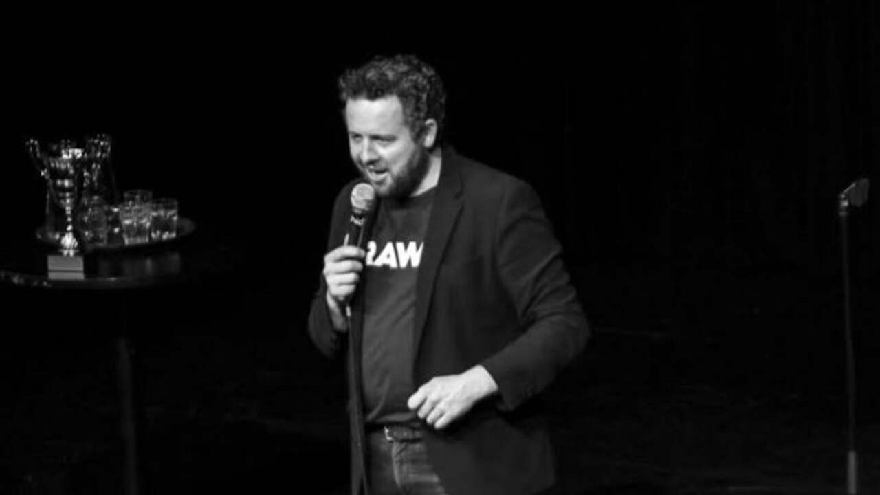 Raymon is stand-upcomedian: 'Het is soms wel een egowereldje' | Werk ...