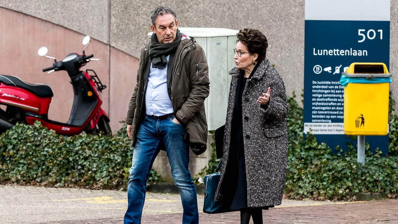 Oud-coffeeshopbaas Van Laarhoven niet vrijgelaten voor ziekenhuisopname ... Oud-coffeeshopbaas Van Laarhoven niet vrijgelaten voor ziekenhuisopname ...