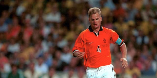 Van Dijk evenaart Frank de Boer vanavond als recordcaptain Oranje ...