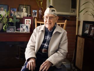 Amerikaanse WO II-veteraan en TikTok-ster Jake Larson (102) overleden ...