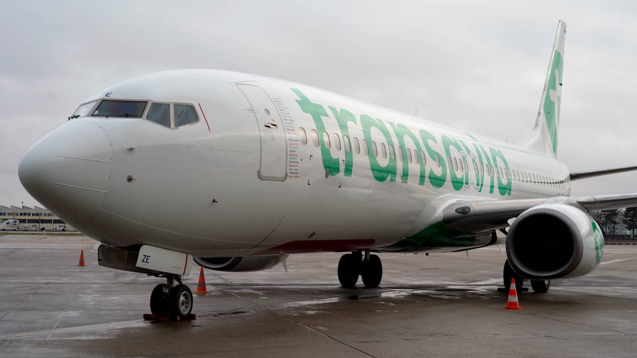 Transavia mag voor dodelijke straatrace veroordeelde piloot niet ...