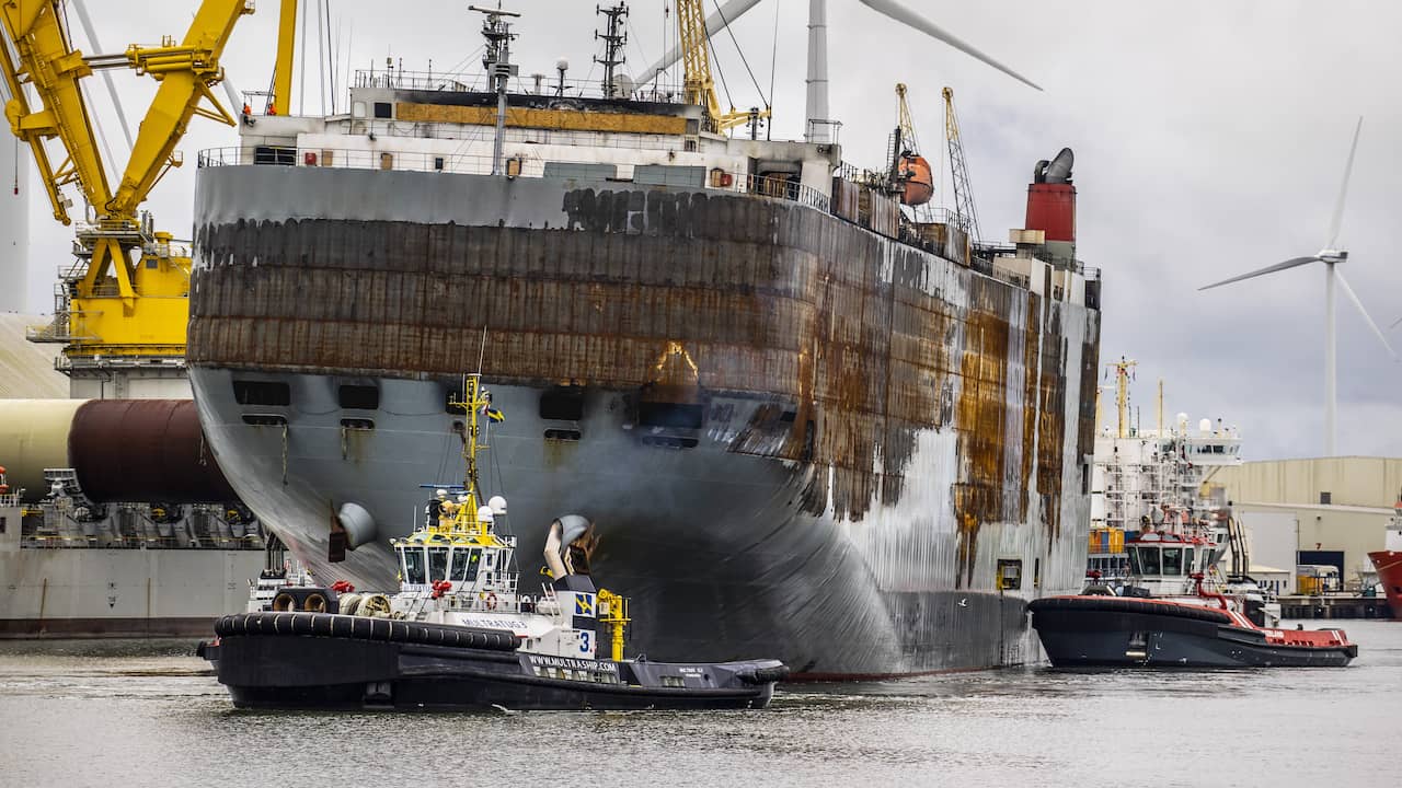 Twee handelaren mogen BMW's van uitgebrand vrachtschip niet ...