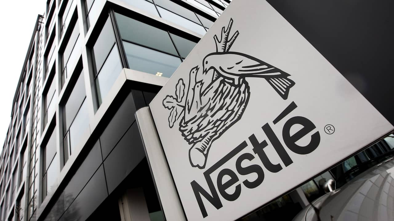 Zeker vijf baby's in België besmet na drinken van Nestlé-melk ...
