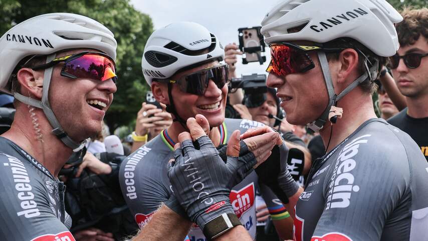 Chaos en spektakel in openingsrit Tour: Van der Poel leidt Philipsen ...