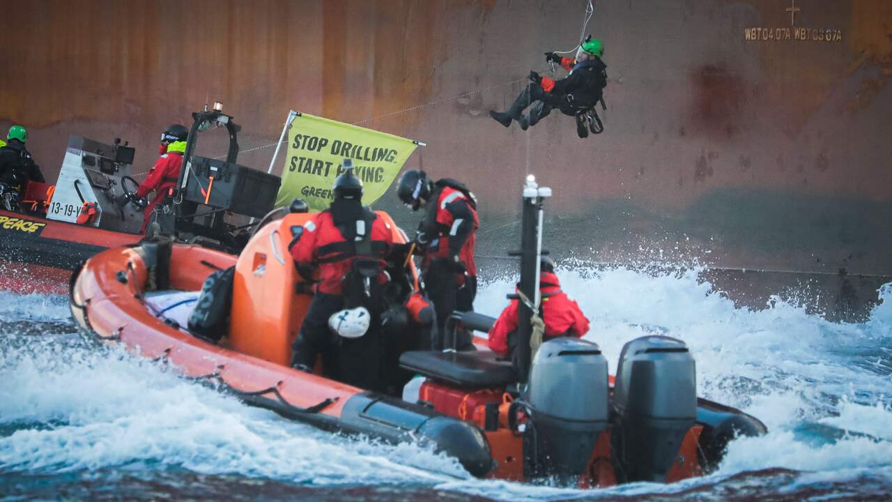 Bezetting boorplatform Shell door activisten Greenpeace ten einde ...