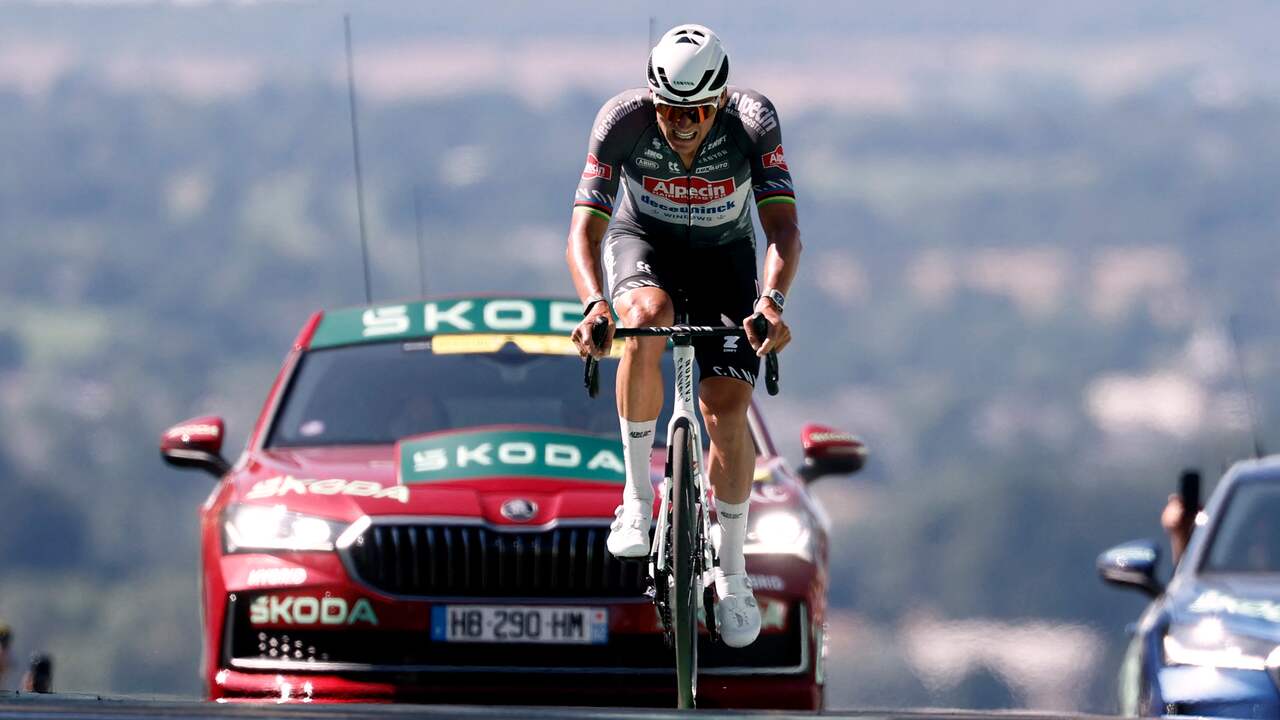 Nieuwe Tour-leider Van der Poel zat met spijt in kopgroep: 'Gevecht tegen mezelf' | Tour de ...