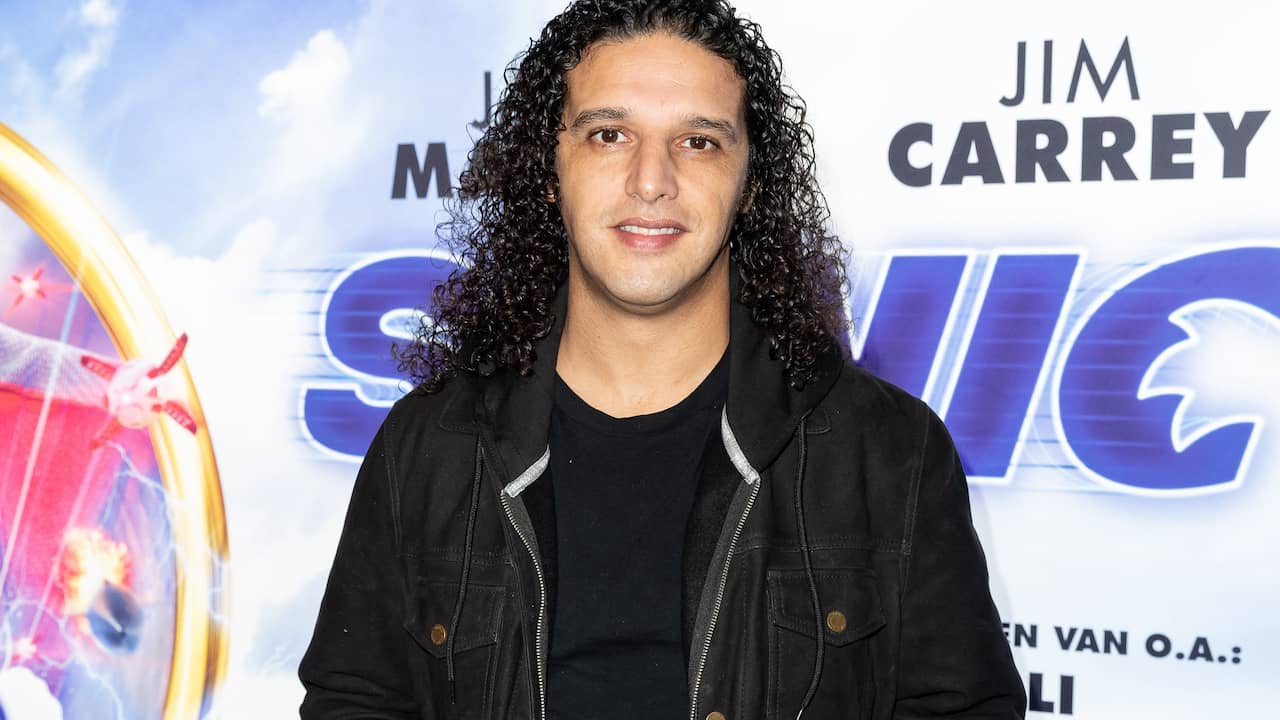 Ali B wilde in ondergoed op de cover van VROUW om verandering te tonen ...