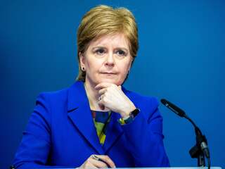 Humza Yousaf volgt Nicola Sturgeon op als Schotse premier | Buitenland ...