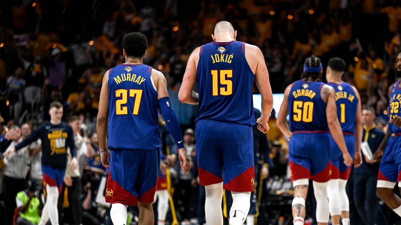 Nuggets leiden mede dankzij unieke score Jokic en Murray weer in NBA ...