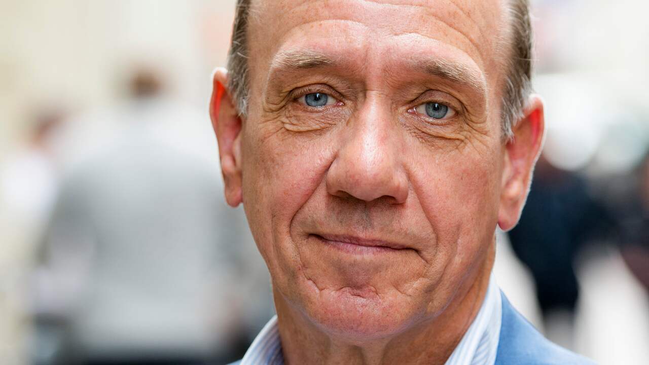Peter Römer wordt tijdens spel 'bijgestaan' door zijn vader | Cultuur ...