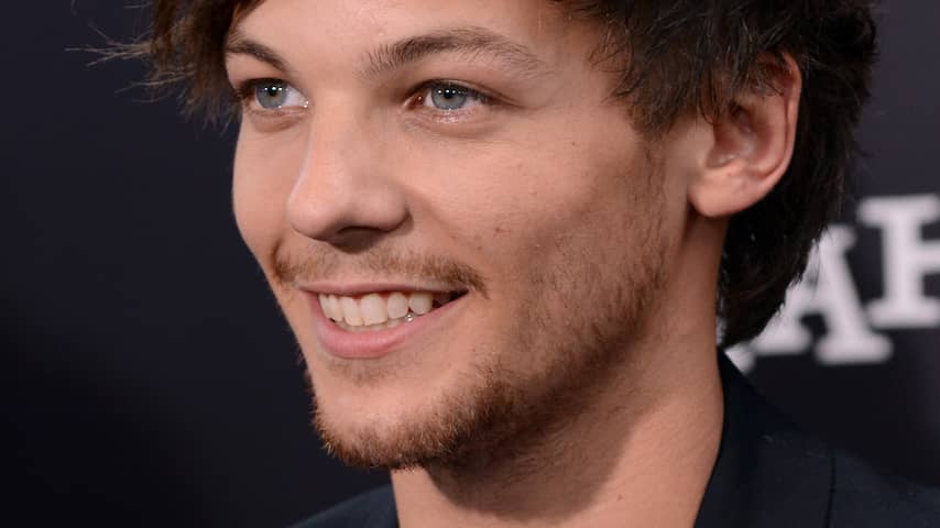 One Direction-zanger Louis Tomlinson koopt Doncaster Rovers ...