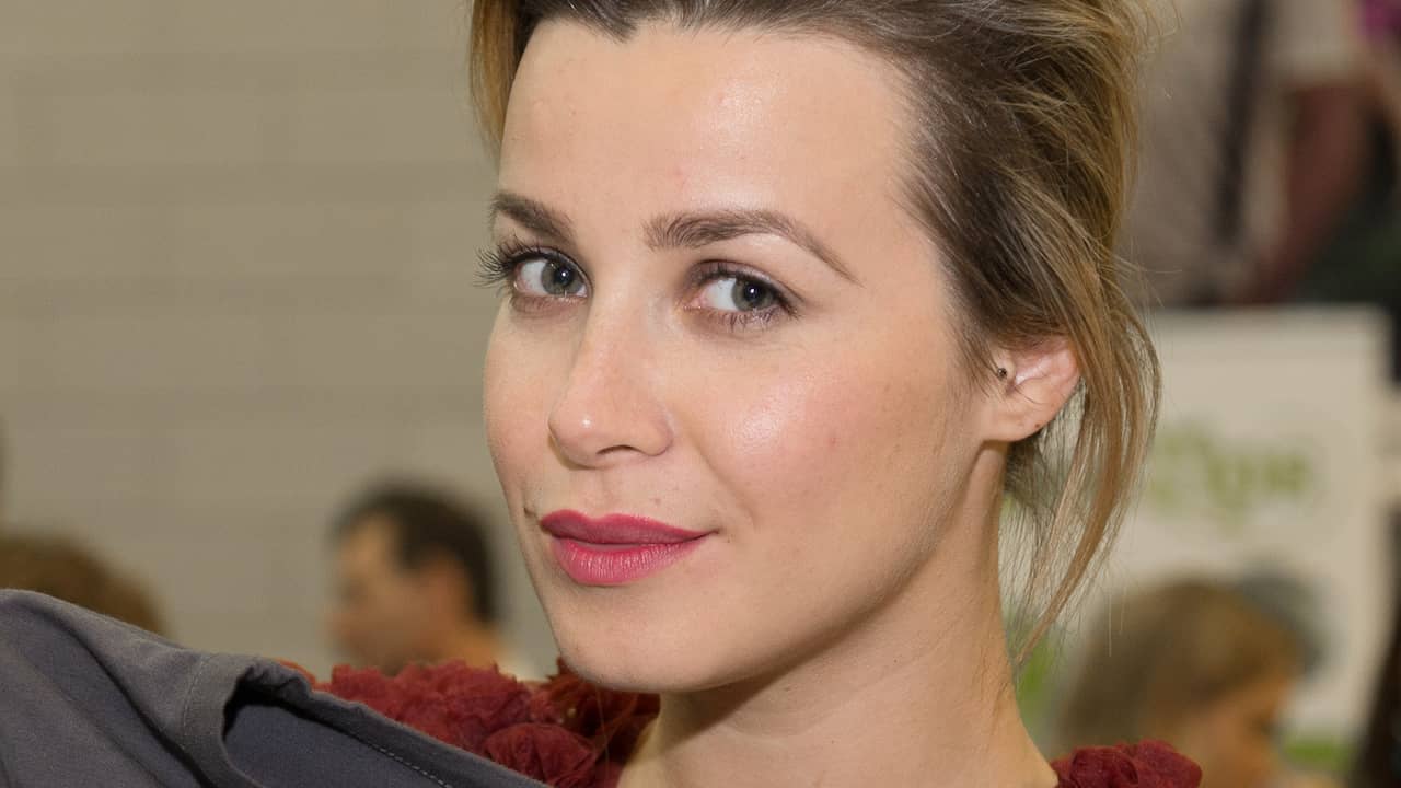 Victoria Koblenko en Robert de Hoog zijn voor de grap verliefd | Media ...
