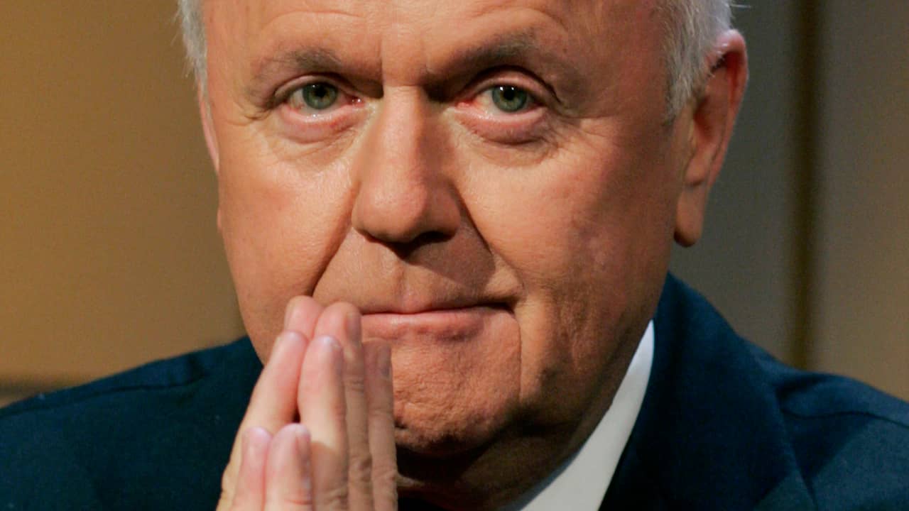 Harry Mens verrast met feestje ter ere van zeventigste verjaardag ...