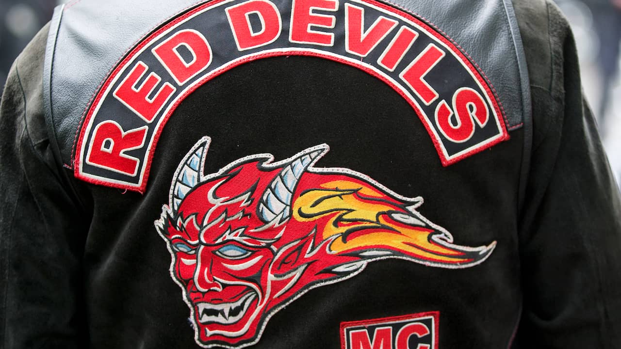 Leeuwarden zet motorclub Red Devils uit clubhuis | Binnenland | NU.nl