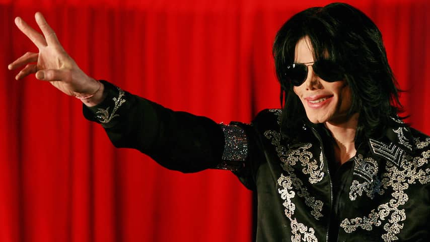 Handschoen Michael Jackson onder de hamer | Media, Cultuur en ...