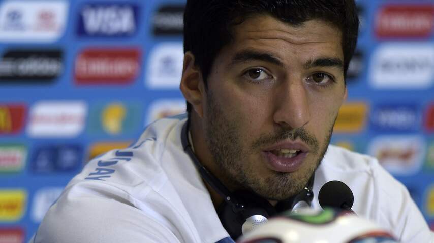 Suarez geeft beet toe en biedt Chiellini excuses aan | Sport | NU.nl
