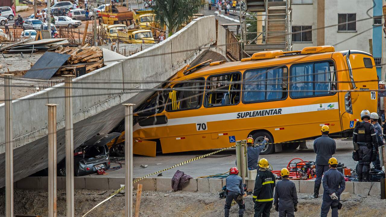 Doden door instorting brug Belo Horizonte | Buitenland | NU.nl