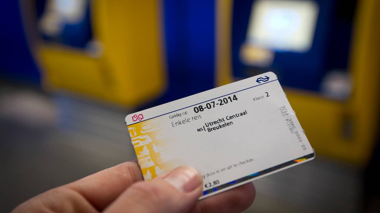 NS tevreden over overgang naar nieuwe treinkaartje | Binnenland | NU.nl