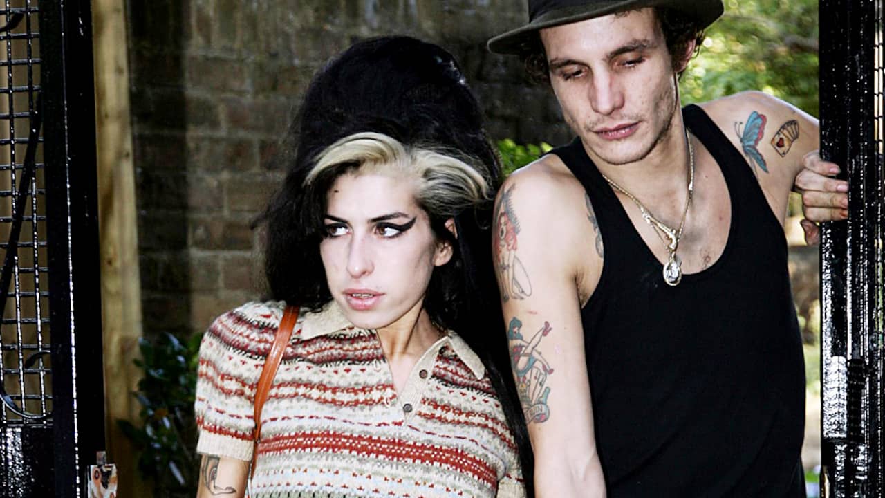'Ex heeft geen schuld aan dood Amy Winehouse' | Achterklap | NU.nl