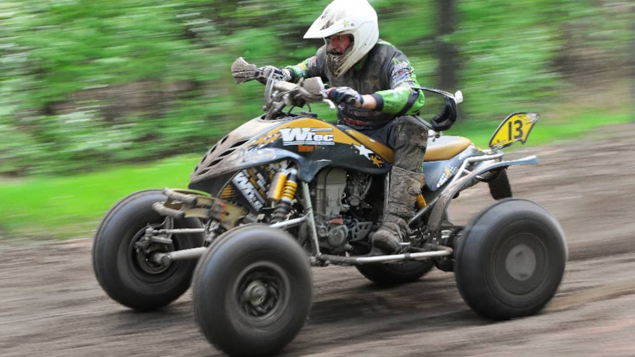 Man (30) moet rijbewijs inleveren na verkeersovertredingen met quad ...