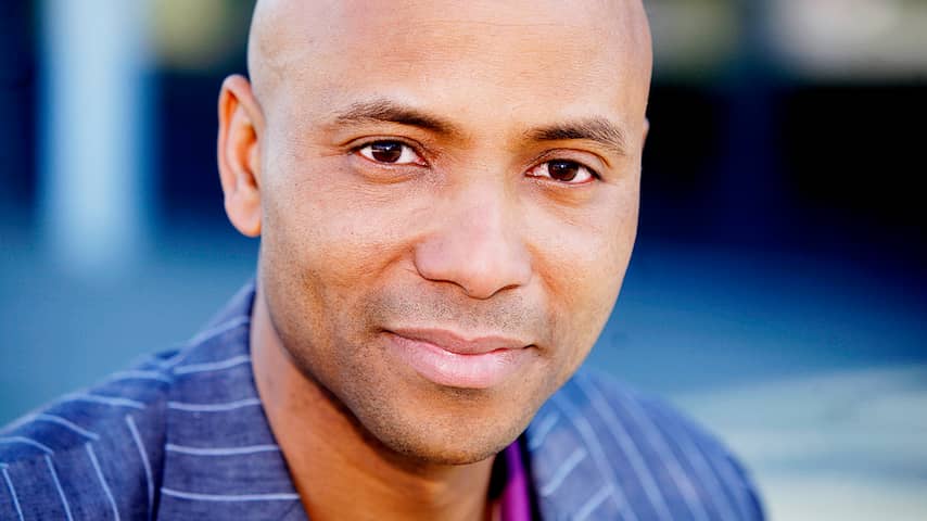 Humberto Tan werkt samen met kledingmerk Van Gils | Lifestyle | NU.nl