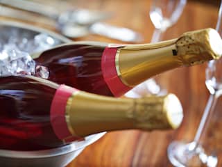 Naast champagne en parmaham moet ook Delfts blauw beschermd worden ...