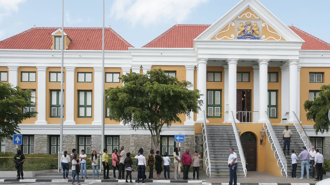 Parlement Curaçao wil af van gouverneur | Algemeen | NU.nl