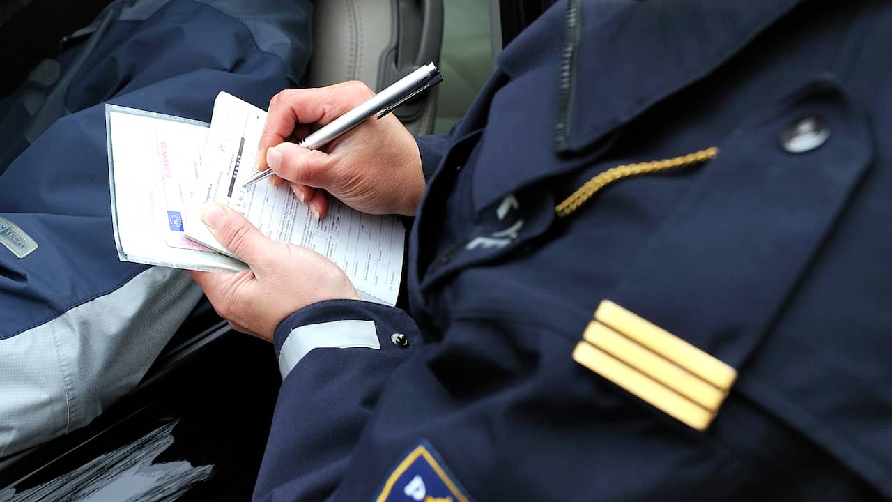 Honderden boetes uitgedeeld tijdens grote controle rondom Wijkpark ...