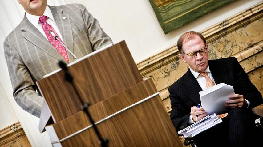 'Hooijmakers was ambtelijke corruptie op ongekende schaal' | NUzakelijk ...
