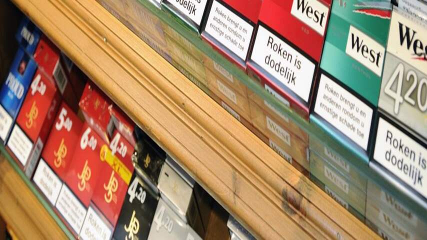 Meerderheid Nederlanders wil sigaretten uit zicht kinderen | Gezondheid ...