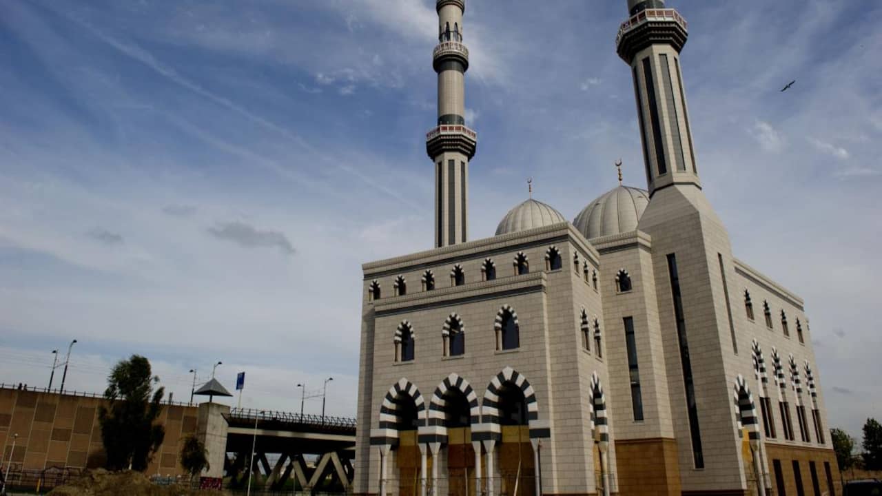 'Rotterdamse Essalam Moskee blijft open' | Algemeen | NU.nl