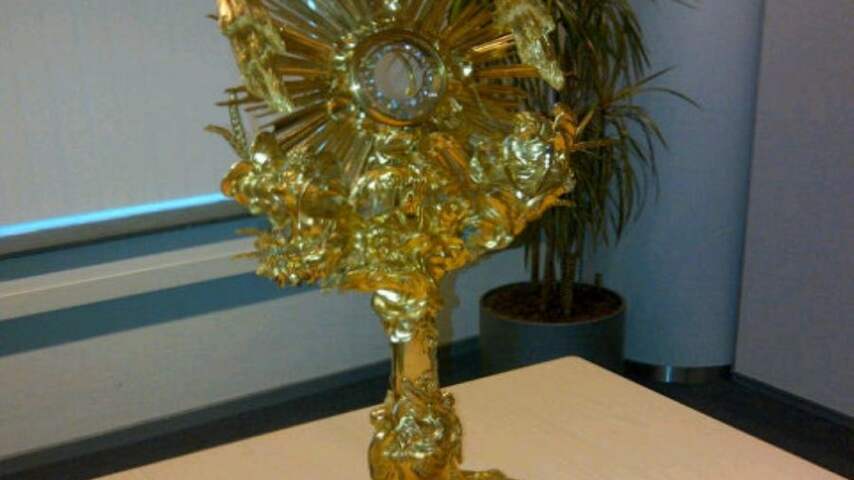 Verdachten van diefstal monstrans aangehouden | Algemeen | NU.nl