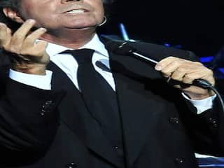 Julio Iglesias na 22 jaar weer op eerste plek Nederlandse albumlijst ...