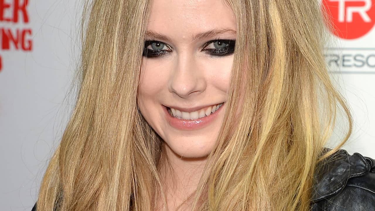 Avril Lavigne heeft trouwjurk al in huis | Achterklap | NU.nl