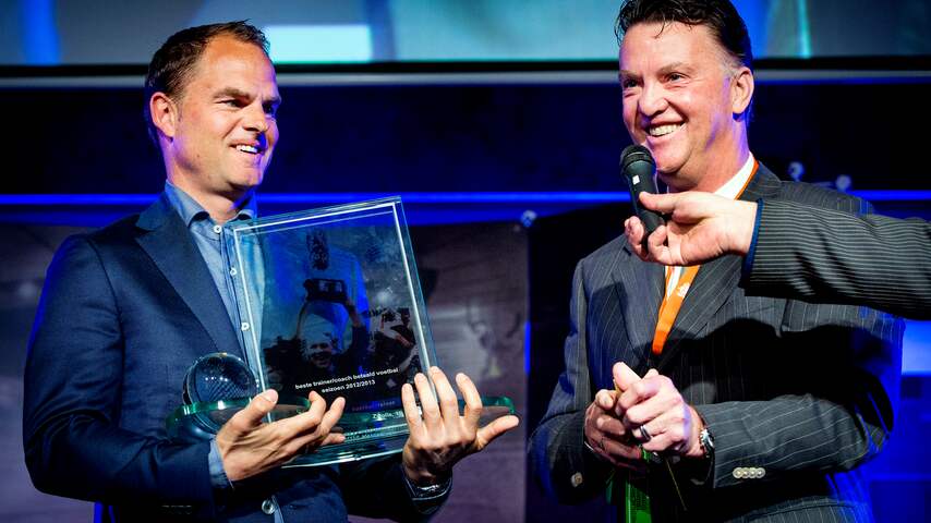 De Boer ontvangt Rinus Michels Award | Sport | NU.nl
