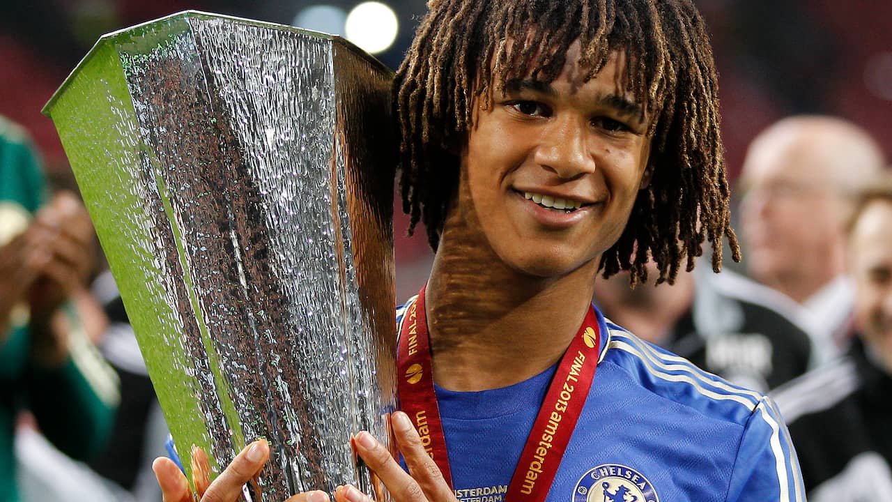 Aké: 'Jammer dat Benitez vertrekt' | Voetbal | NU.nl