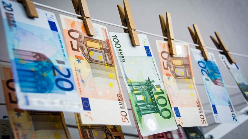 Vals geld op Duitse snelweg | Economie | NU.nl