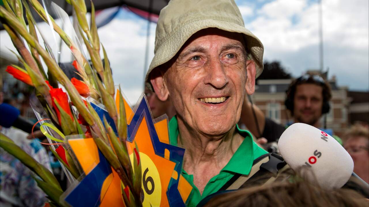 Bert van der Lans evenaart Vierdaagse-record | Opmerkelijk | NU.nl