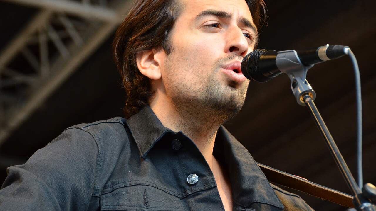 Dotan krijgt platina plaat voor nummer 1-hit | Media, Cultuur en ...