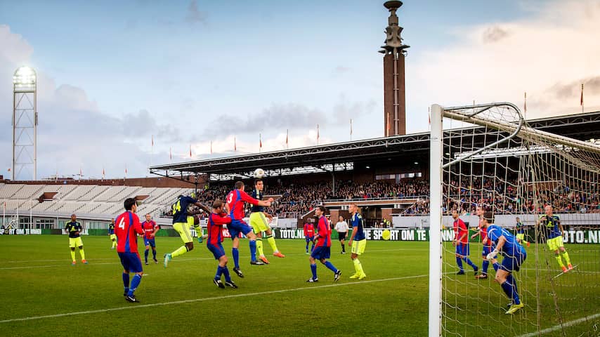 Ajax wint en scoort negen keer tegen JOS Watergraafsmeer | Amsterdam ...