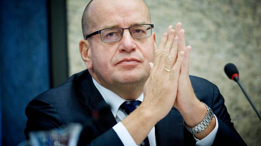 Fred Teeven denkt niet over deelname Wie is de Mol? of Expeditie ...