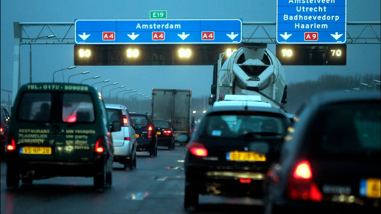 Regen en zware ongelukken leiden tot drukste ochtendspits van het jaar ...