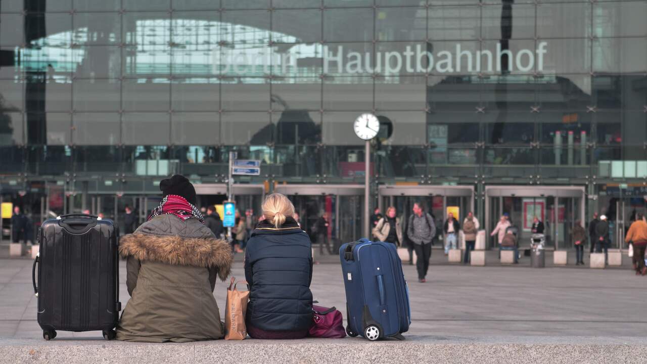 Duitse treinstaking zorgt voor verkeersproblemen | Buitenland | NU.nl