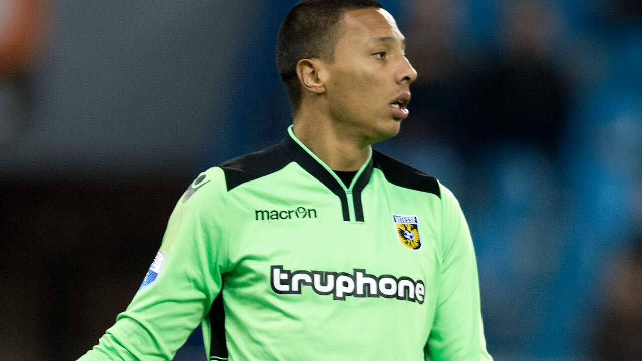Room begint tweede seizoenshelft als eerste doelman Vitesse | Sport | NU.nl