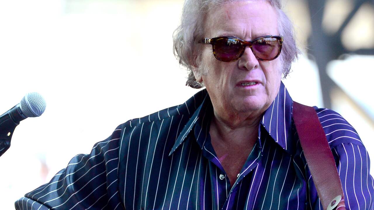 Zanger Don McLean (73) heeft relatie met 24-jarig model Paris Dylan ...