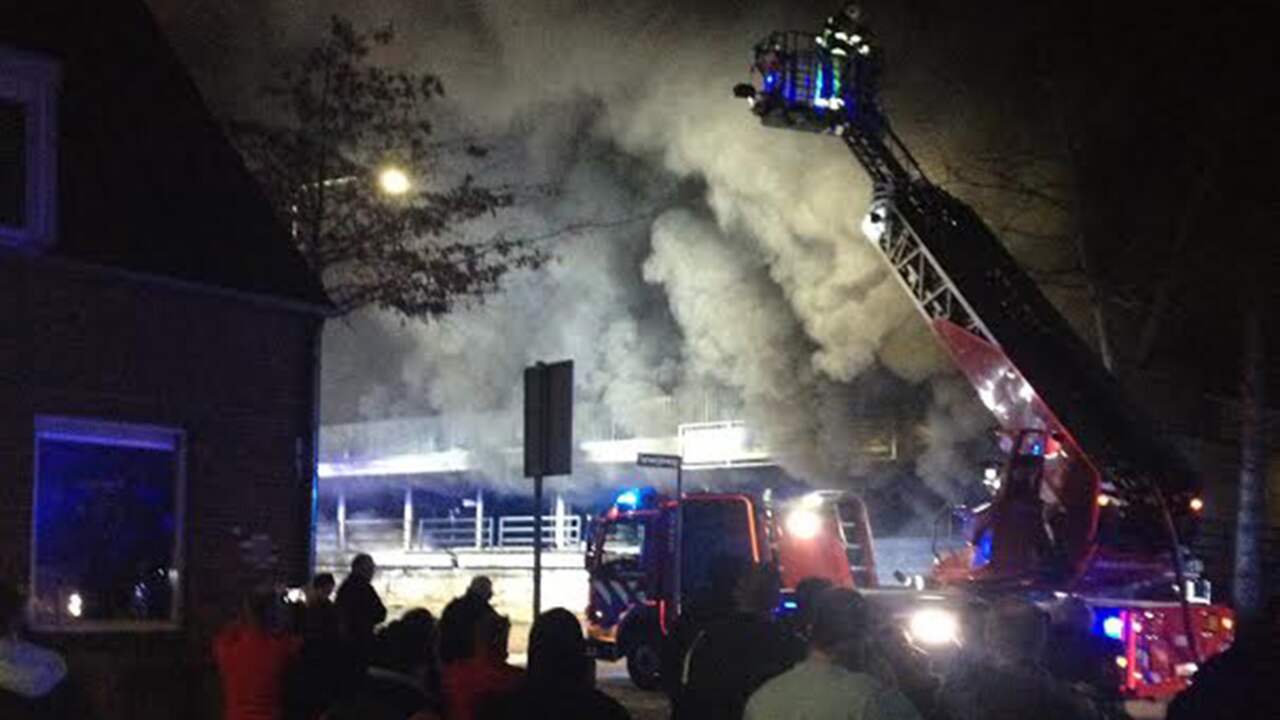 Zeer grote brand bij autodealer in Heerlen | Algemeen | NU.nl