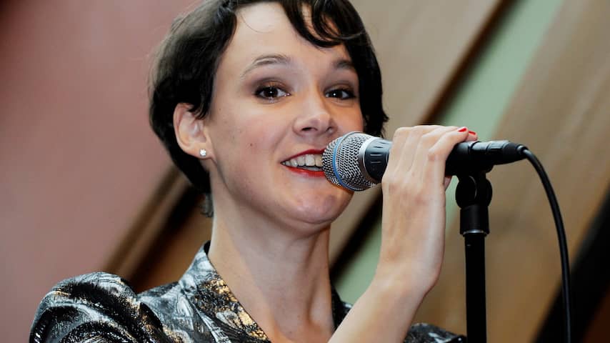 Anne van Veen stapt in het huwelijksbootje | Media en Cultuur | NU.nl