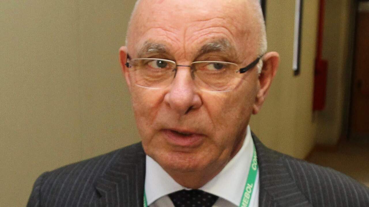 Van Praag krijgt spreektijd op UEFA-congres | Sport | NU.nl